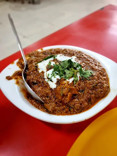 Best Street food in Gurgaon: Top 10 Street Food Places