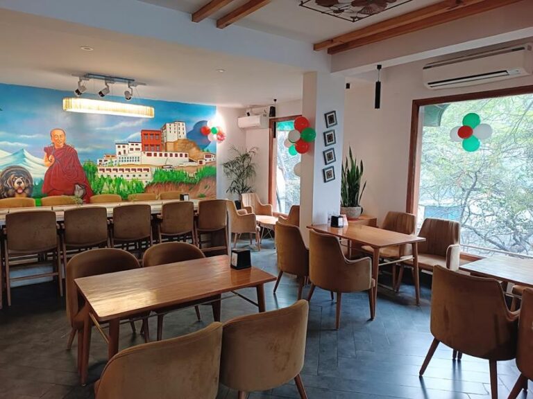16+ Best Majnu ka Tila Cafes You Shouldn't Miss - The Foodstalker