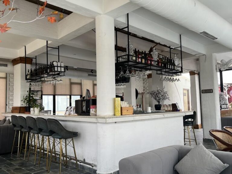 16+ Best Majnu ka Tila Cafes You Shouldn't Miss - The Foodstalker